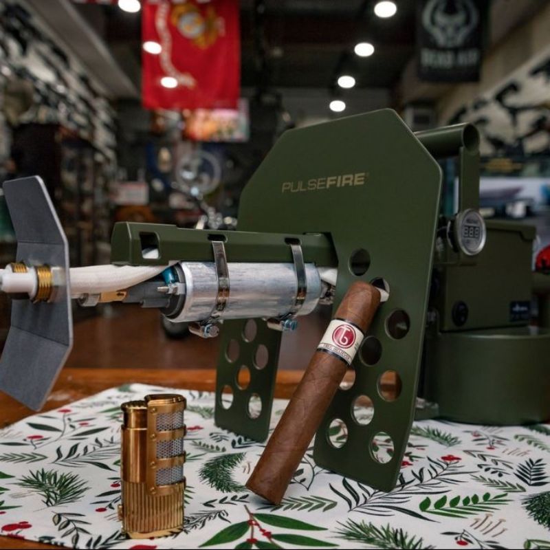 The Smoking Gun - Guns. Cigars. Coffee.